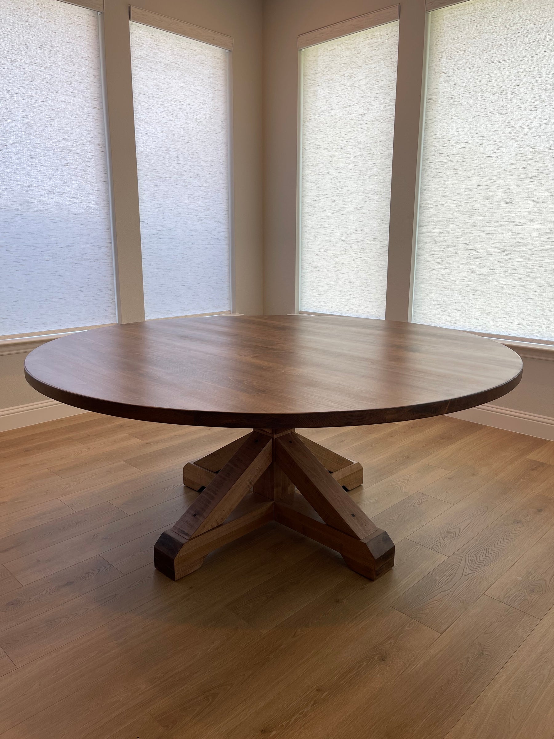72" Extra Chunky Round Table – The Woodhills by David V.