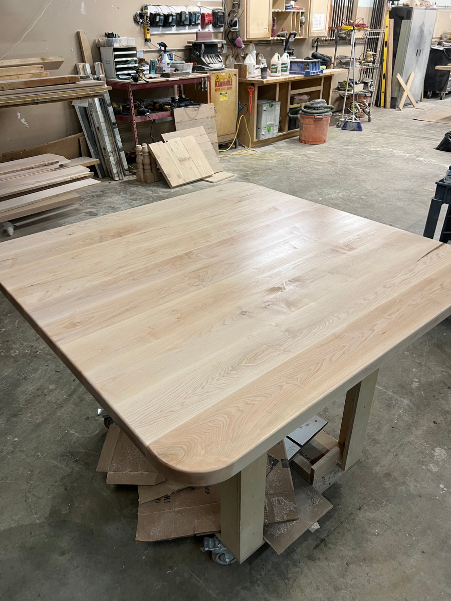 Fluted Squircle Dining Table (48", 54", 60") – The Woodhills by David V.