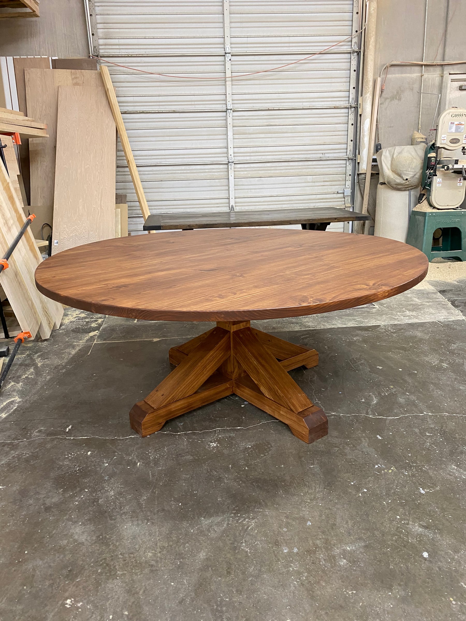72" Extra Chunky Round Table – The Woodhills by David V.